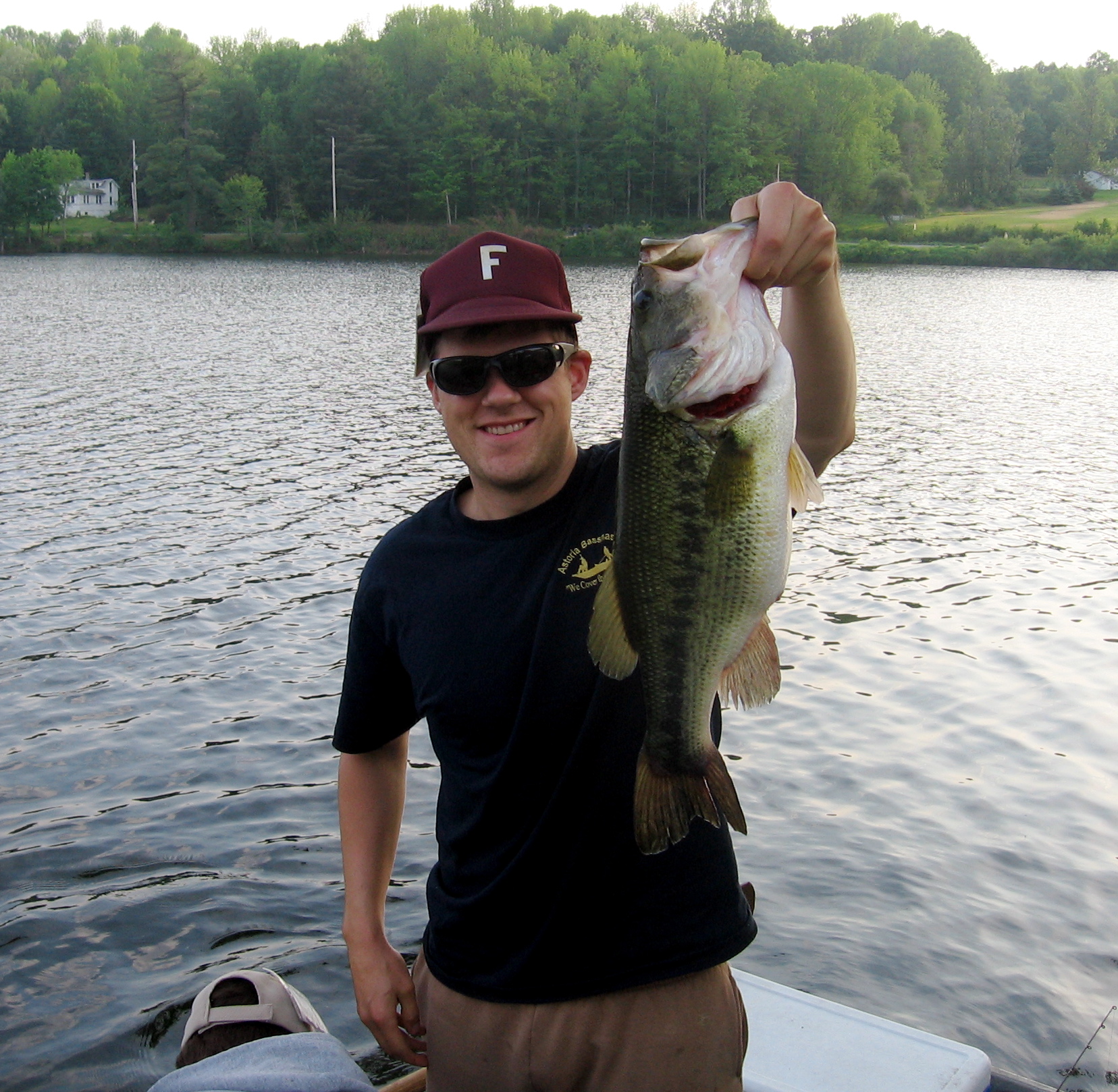 Help with a weight estimate? : r/Fishing